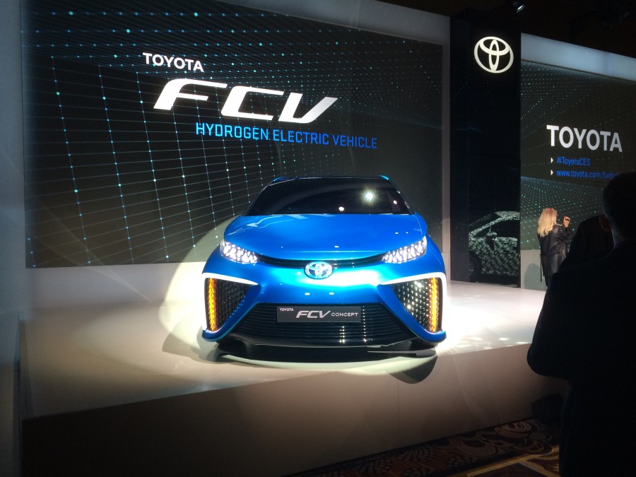 Toyota Moves Forward With Fuel Cell Technology - Motor Review