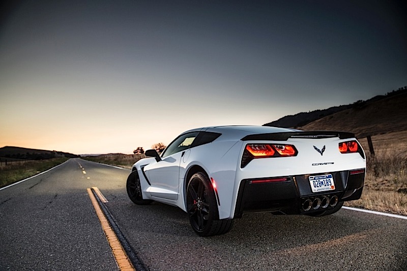 Chevrolet Corvette Stingray vs. Jaguar F-Type - Motor Review